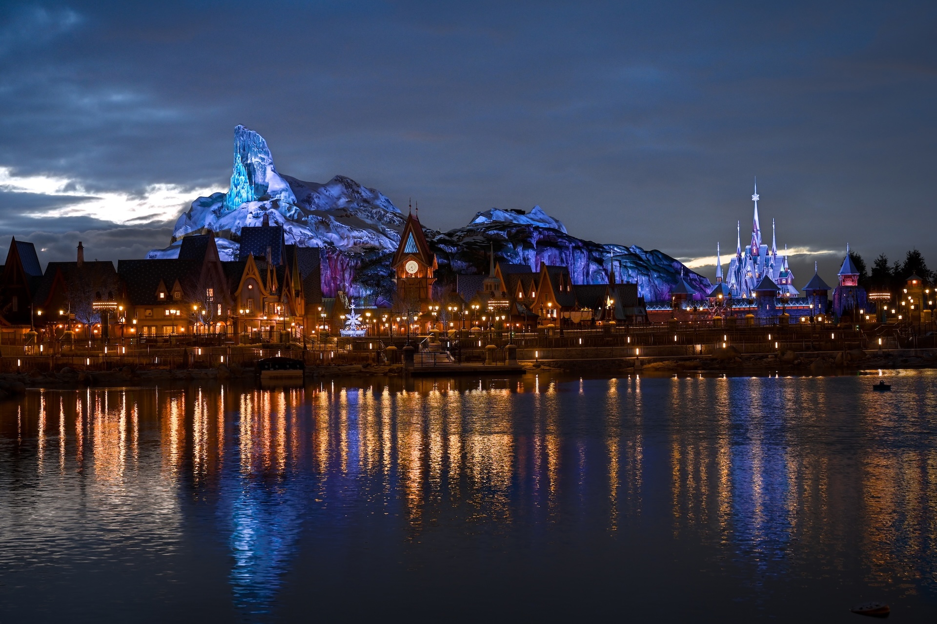 Details Released for World of Frozen at Disney Adventure World ...