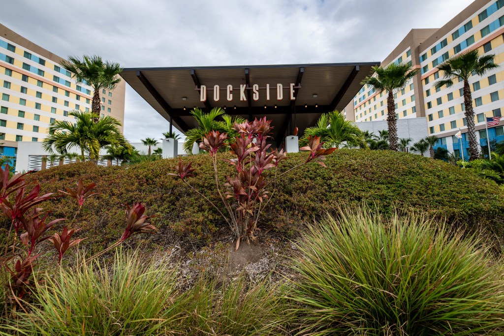 Universal Endless Summer Resort - Dockside Inn and Suites Review ...